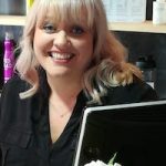 Garie Nigel » Belinda Conroy, Receptionist